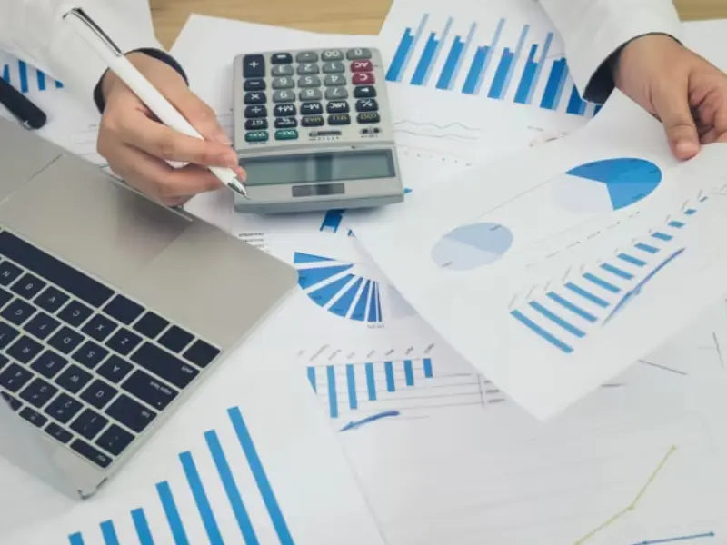 Top Trends in Wholesale and Retail for 2025 – SR MAK Traders Inc